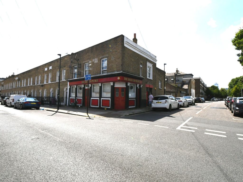 Retail premises to let in Bromley Street, London E1, £24,000 pa - Zoopla