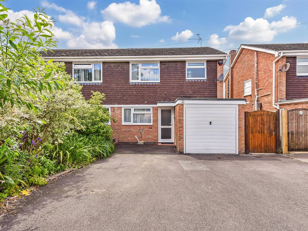 3 Bed Semi Detached House For Sale In Ringwood Drive North Baddesley