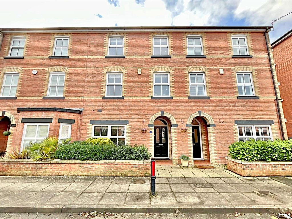 3 Bed Terraced House For Sale In Elm Grove Didsbury Manchester M20 £