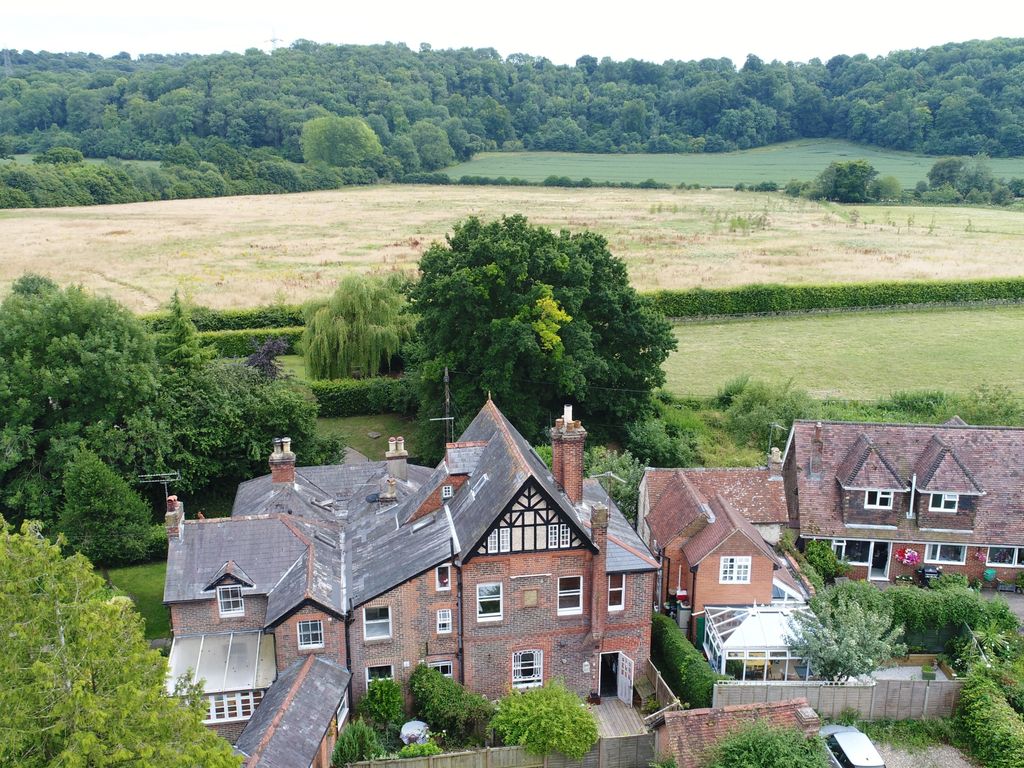 2 bed flat to rent in North Lane, Buriton, Petersfield GU31, £1,350 pcm ...