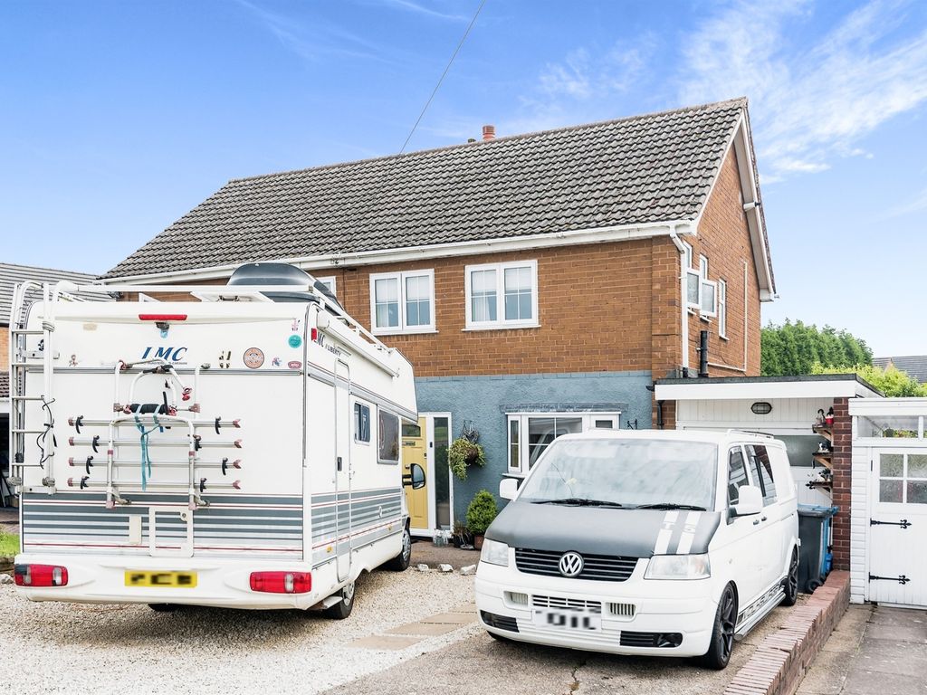 3 Bed Semi Detached House For Sale In Tamworth Road Two Gates