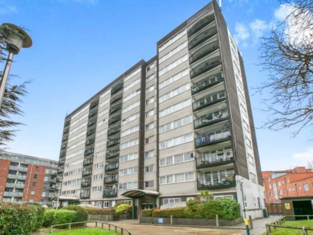 2 bed flat to rent in Master Gunners Place, Shooter`S Hill SE18 - Zoopla