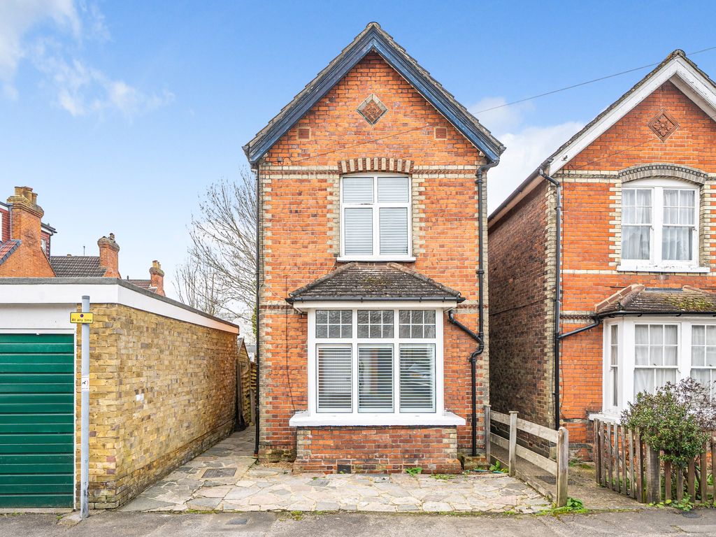3 bed detached house for sale in William Road, Guildford GU1, £560,000 ...