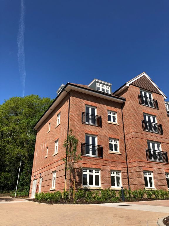 New home, 2 bed flat for sale in Kestrel Close, Crescent Drive ... New home, 2 bed flat for sale in Kestrel Close, Crescent Drive ...