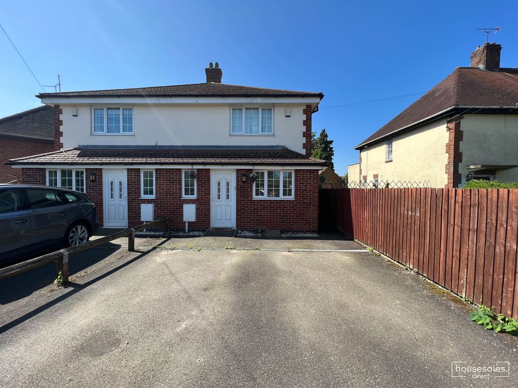3 Bed Semi Detached House For Sale In New Road Wooton Northampton Nn4