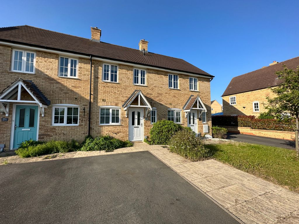 2 Bed Terraced House To Rent In Fiona Way Bedford Mk41 £1 150 Pcm