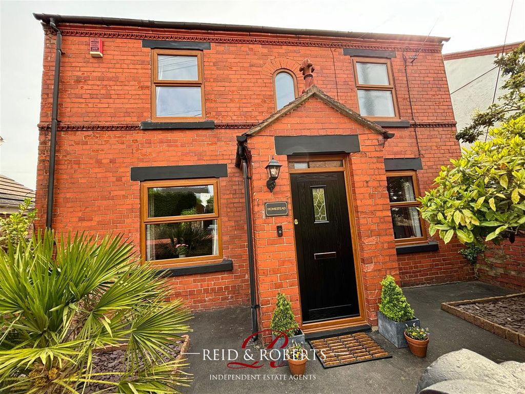 2 bed detached house for sale in Top Road, Summerhill, Wrexham LL11, £ ...