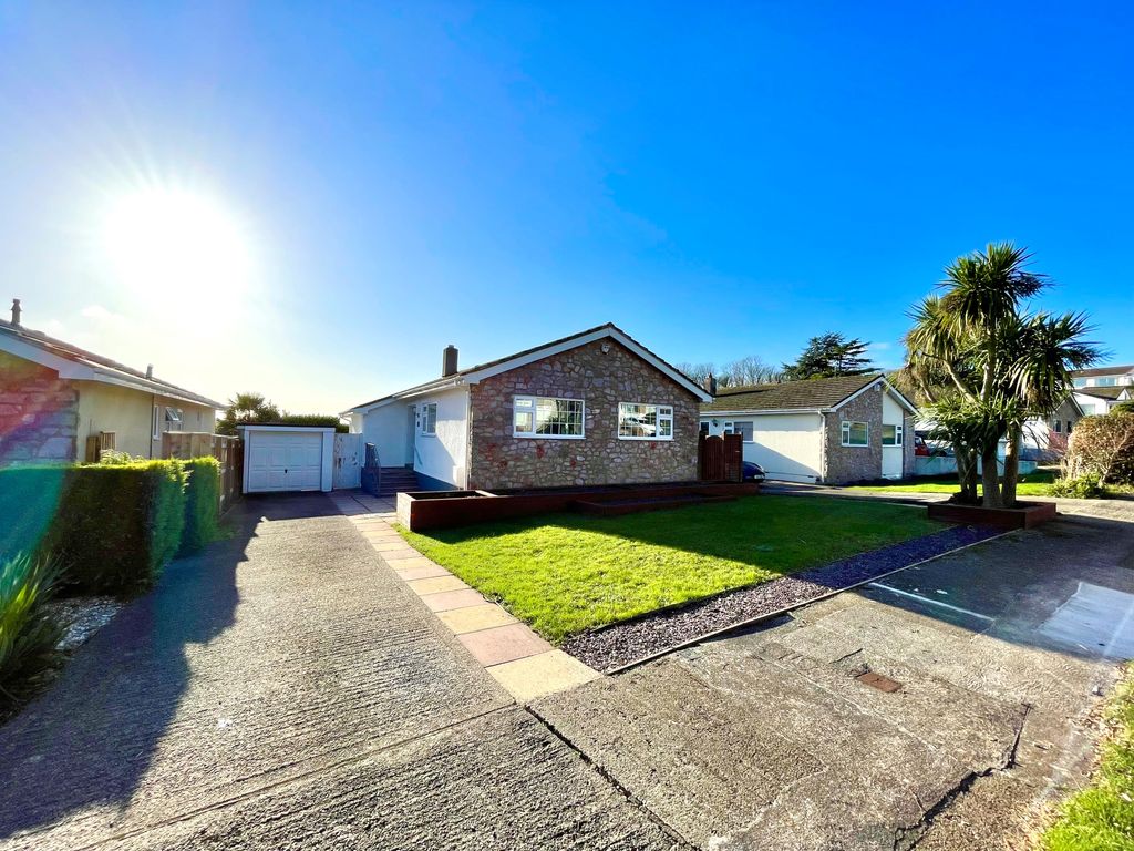3 bed detached bungalow to rent in Quantocks Road, Torquay TQ2 - Zoopla