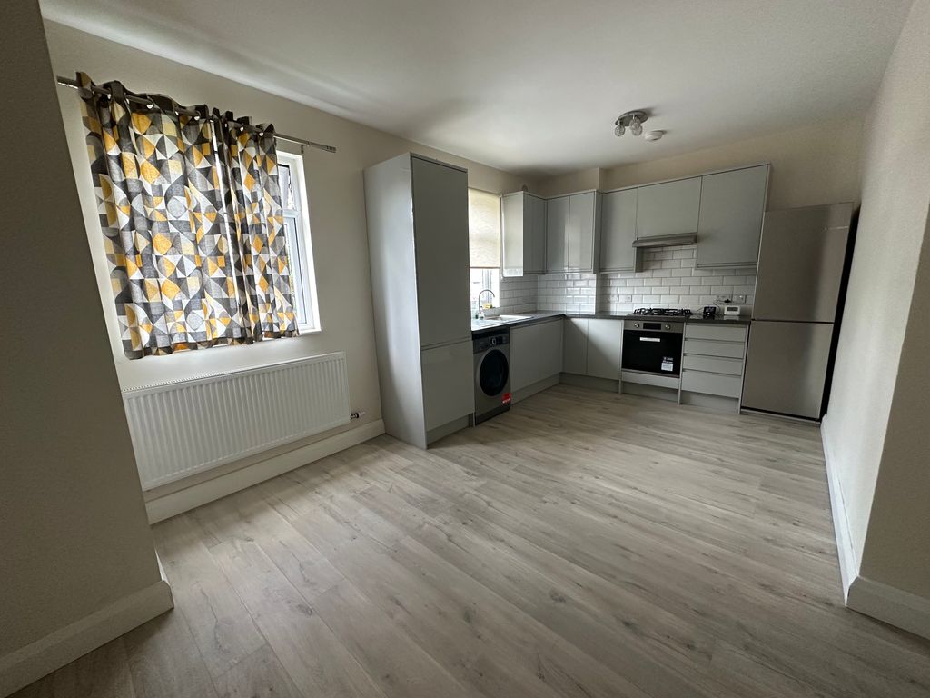 1 bed flat to rent in Coldharbour Lane, Hayes UB3, £1,400 pcm - Zoopla