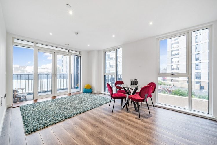 1 bed flat for sale in Hutton Court, Ilford, London IG1, £67,500 - Zoopla