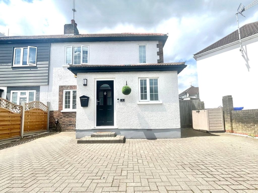3 bed semi-detached house for sale in Clive Road, Aldershot, Hampshire ...
