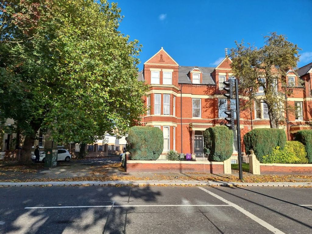 1 bed flat to rent in Eversley Street, Toxteth, Liverpool L8, £725 pcm ...