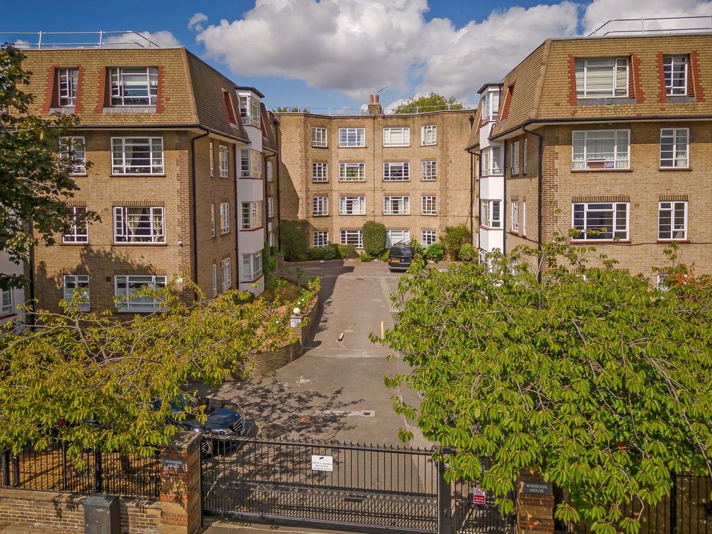 4 bed flat for sale in Woodside, London SW19 - Zoopla