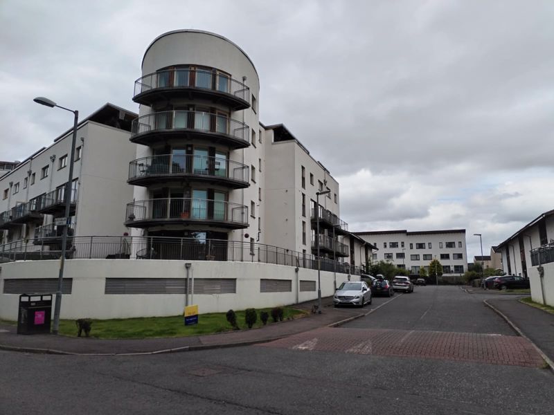 2 bed flat to rent in Lochburn Gate, Glasgow G20, £995 pcm - Zoopla