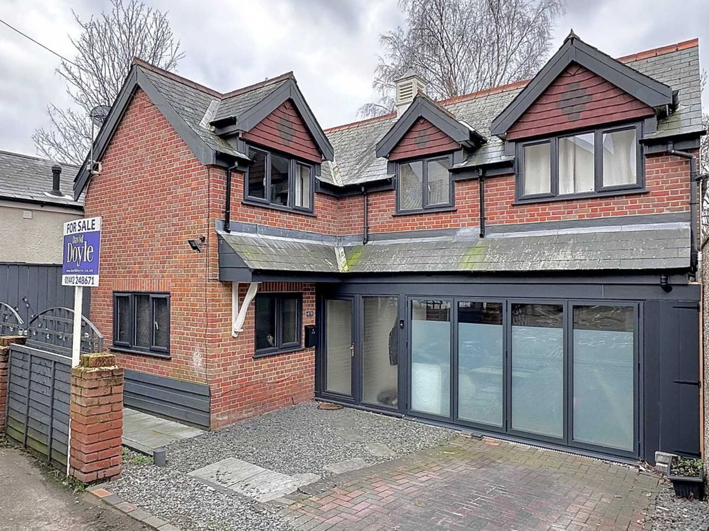 3 bed detached house for sale in 3 Bed Detached, Boxmoor HP1, £450,000 ...