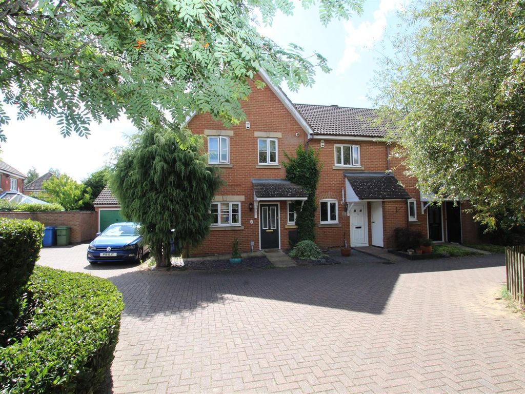 3 Bed End Terrace House For Sale In Anatase Close Sittingbourne Me10