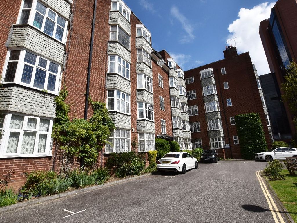 3 bed flat to rent in Flat, Calthorpe Road, Edgbaston, Birmingham B15 ...