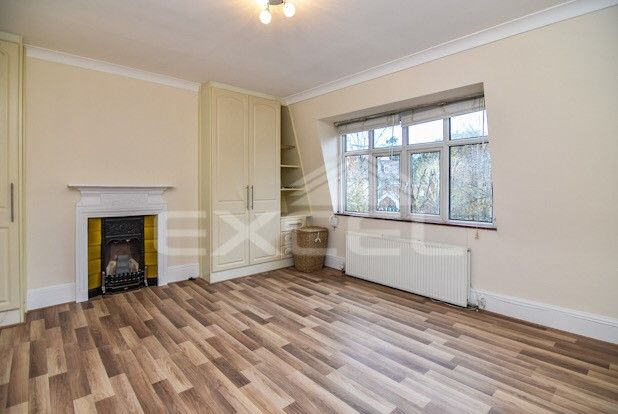 3 bed flat to rent in Frognal Lane, Hampstead, London NW3, £2,999 pcm ...