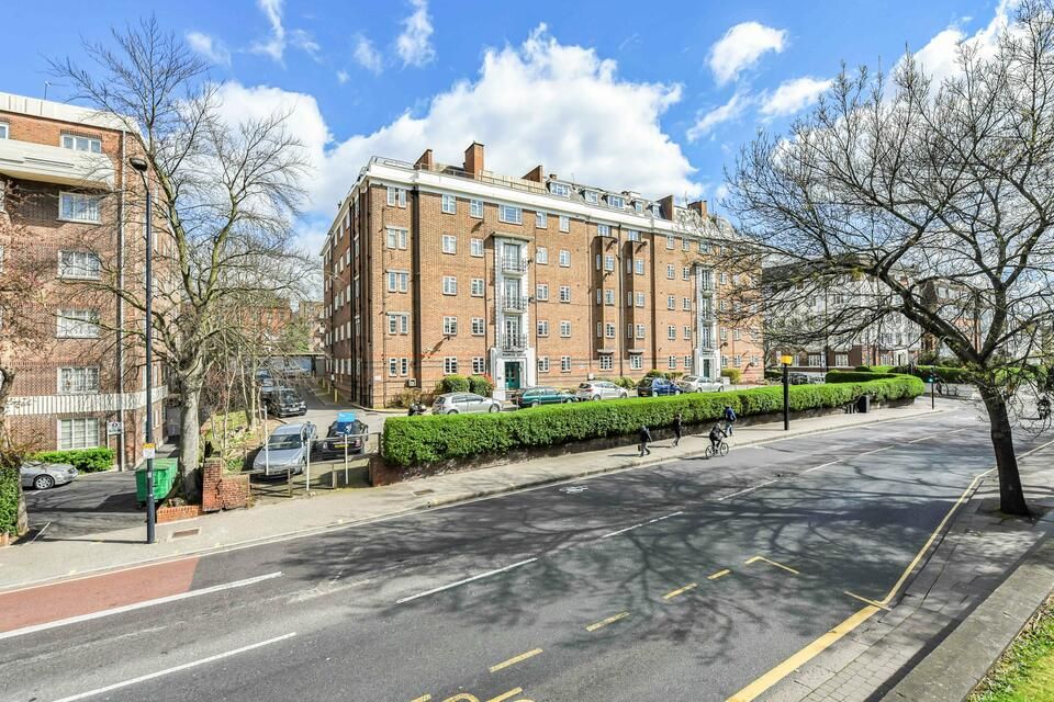 3 bed flat to rent in Shoot Up Hill, London NW2, £2,300 pcm - Zoopla