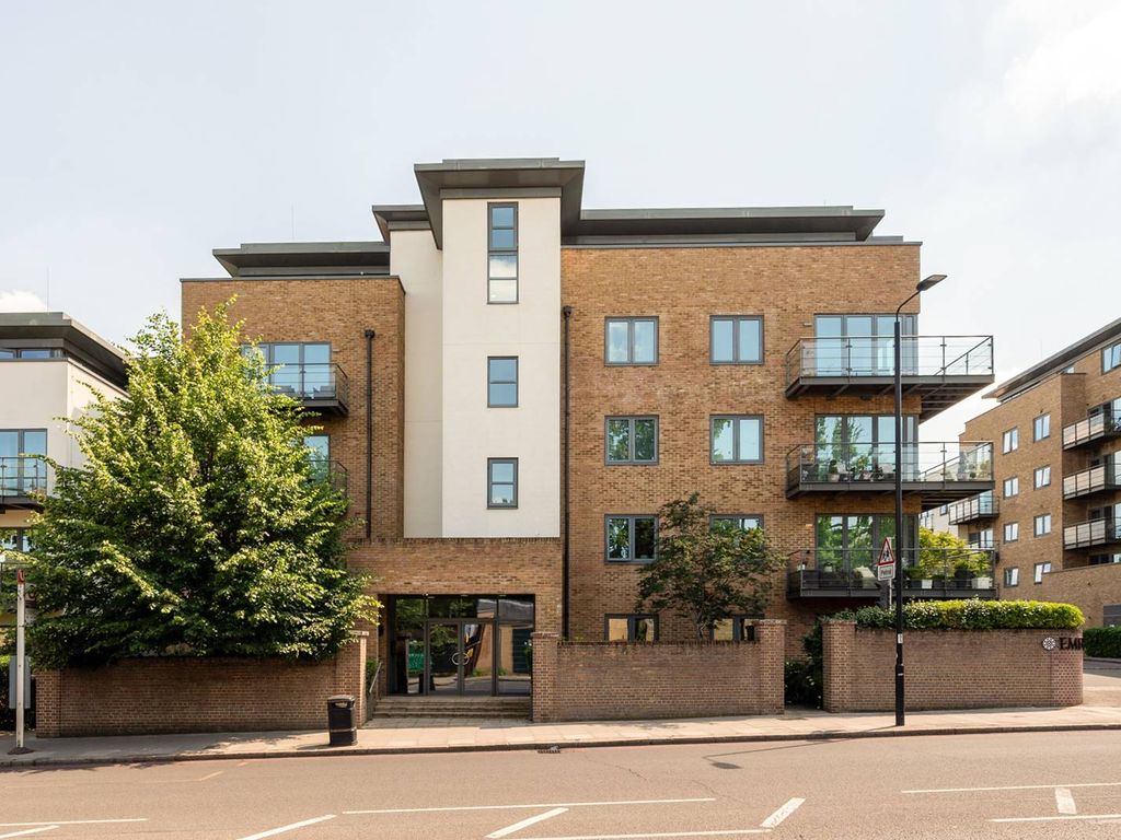 1 bed flat to rent in Roehampton Lane, Roehampton, London SW15, £2,000 ...