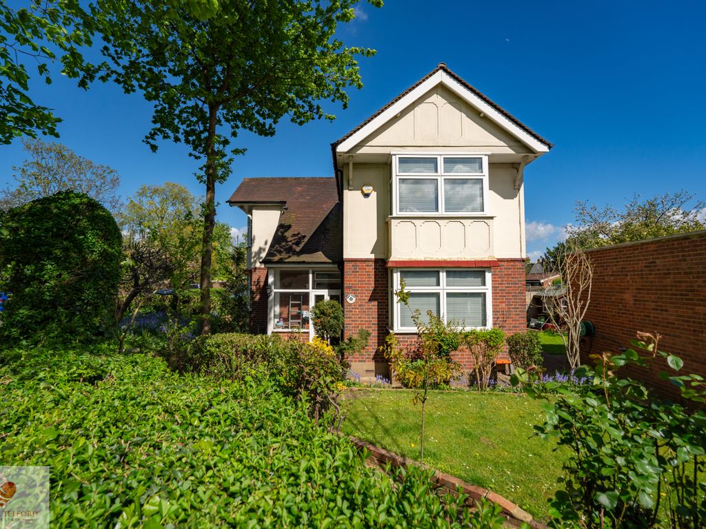 3 bed detached house for sale in Borough Road, Isleworth TW7, £885,000 ...