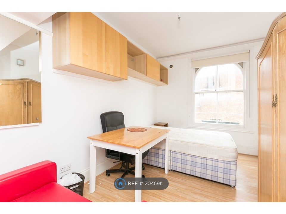 Room to rent in Coleridge Road, London N4, £895 pcm - Zoopla