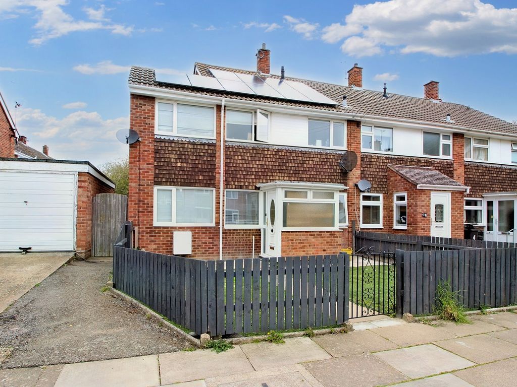 3 Bed Terraced House For Sale In Walnut Tree Close Bramford Ipswich