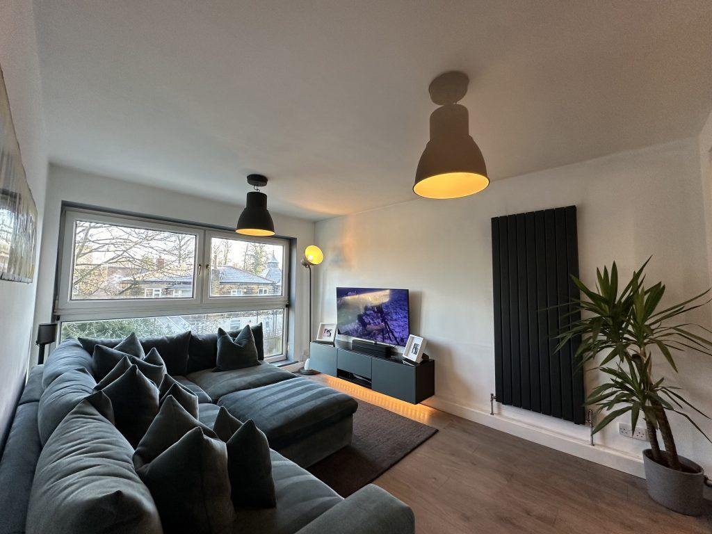 2 bed flat for sale in Wood Close, Leeds LS7, £175,000 - Zoopla
