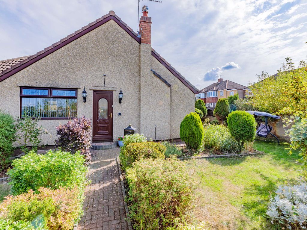 3 bed bungalow for sale in Rockside Avenue, Downend, Bristol BS16 - Zoopla