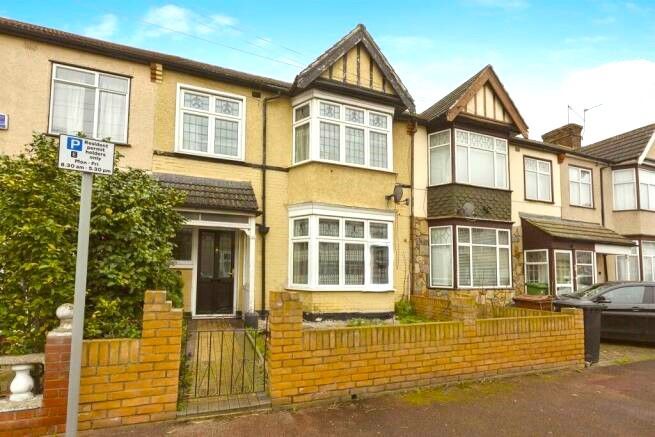 3 bed terraced house to rent in Hurstbourne Gardens, Barking IG11, £2,600 pcm - Zoopla