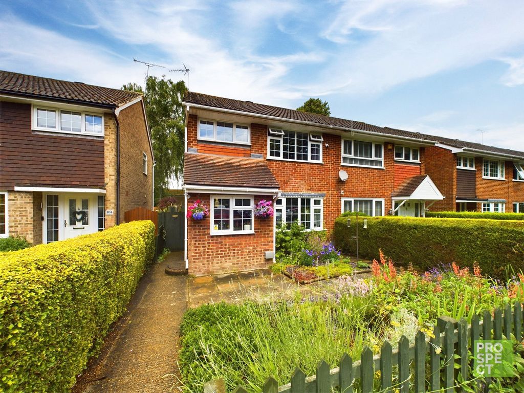3 Bed Semi Detached House For Sale In Holland Pines Bracknell