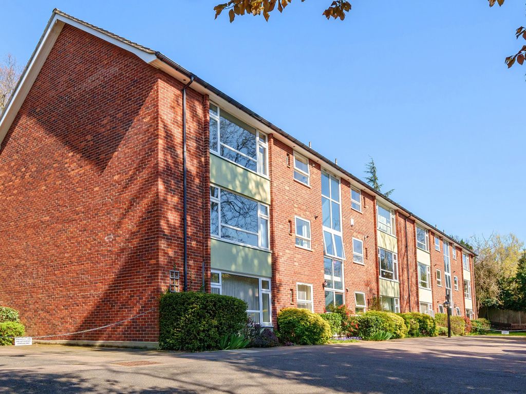 2 bed flat for sale in Lubbock Road, Chislehurst, Kent BR7 - Zoopla