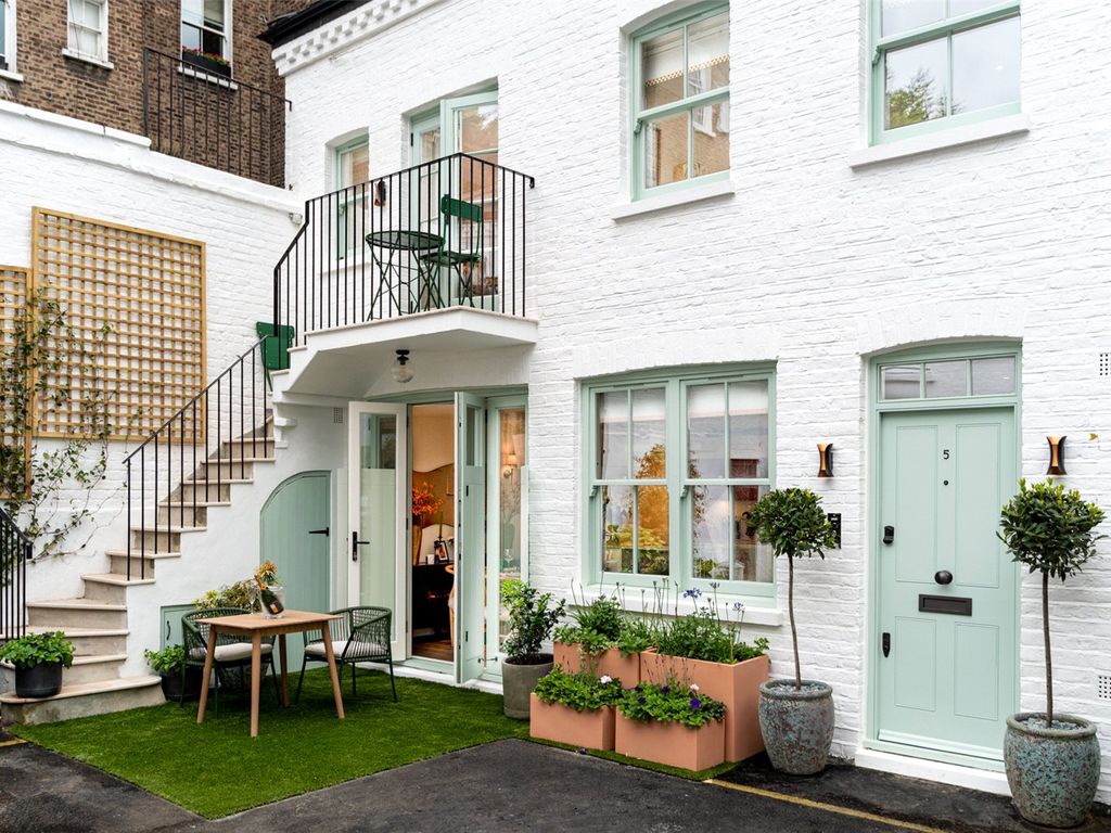 3 Bed Mews For Sale In Codrington Mews Notting Hill London W11 £