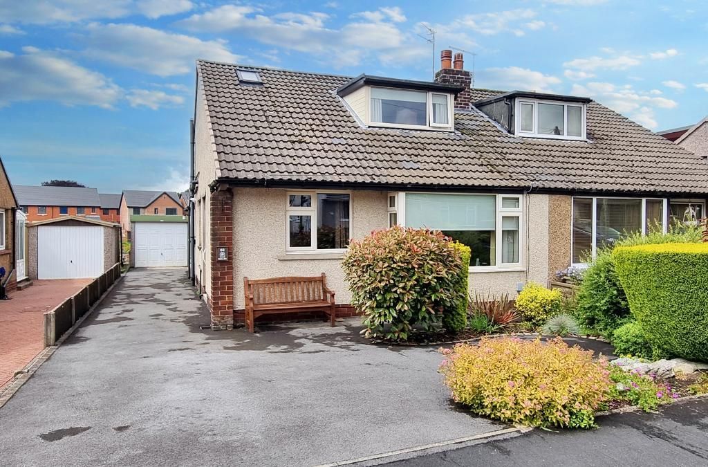 3 bed bungalow for sale in Park Avenue, Clitheroe BB7, £309,000 - Zoopla