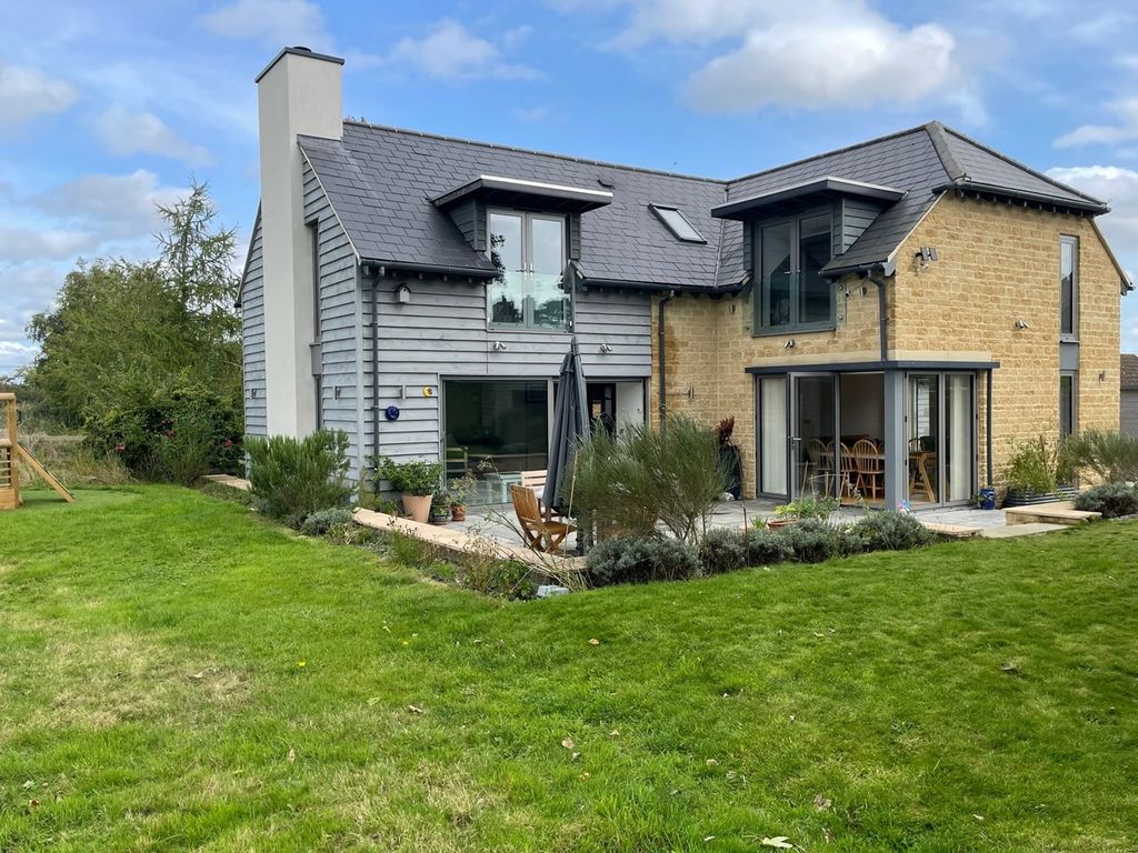 4 bed detached house to rent in Wakes Place, Longcot, Faringdon SN7, £ ...