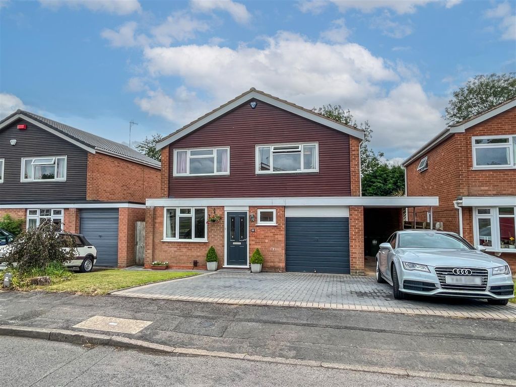 4 Bed Detached House For Sale In Sutherland Close Woodloes Park
