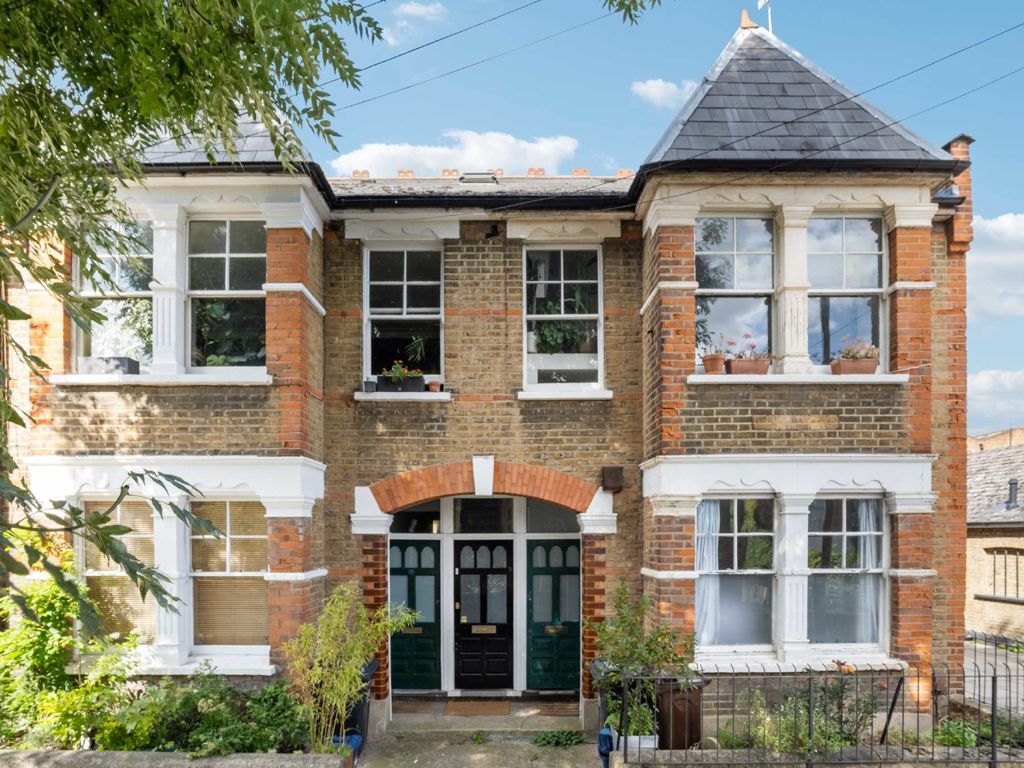 2 bed flat for sale in Church Walk, London N16, £725,000 - Zoopla