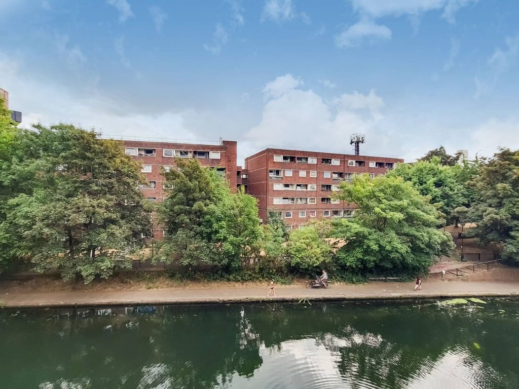 3 bed flat for sale in George Hilsdon Court, Limehouse, London E14 - Zoopla