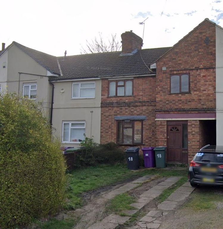 3 bed property to rent in Barn Green, Wolverhampton WV3, £1,350 pcm ...