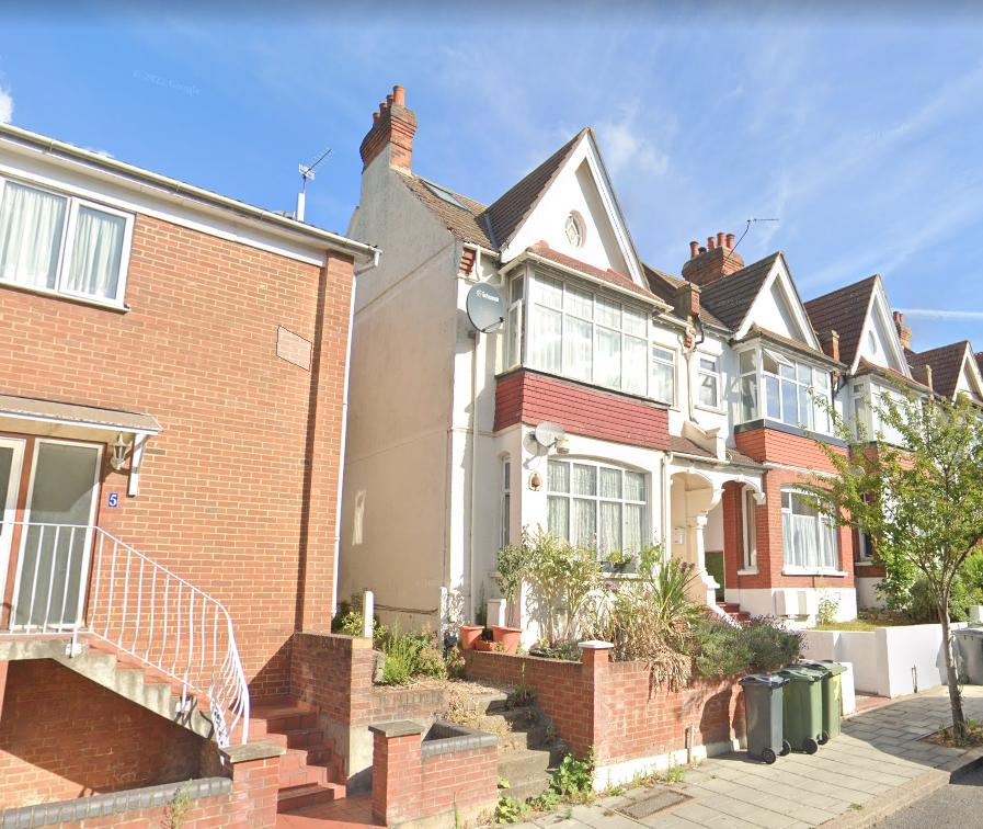 5 bed detached house to rent in Broxholm Road, London SE27 - Zoopla