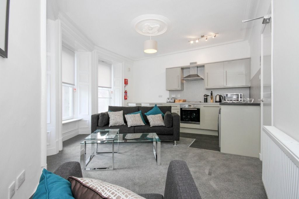 2 bed flat to rent in Albert Street, Baxter Park, Dundee DD4, £1,000 pcm - Zoopla