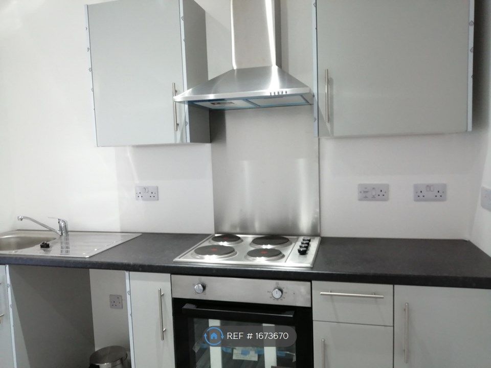 2 bed flat to rent in Windsor Road, Neath SA11 - Zoopla