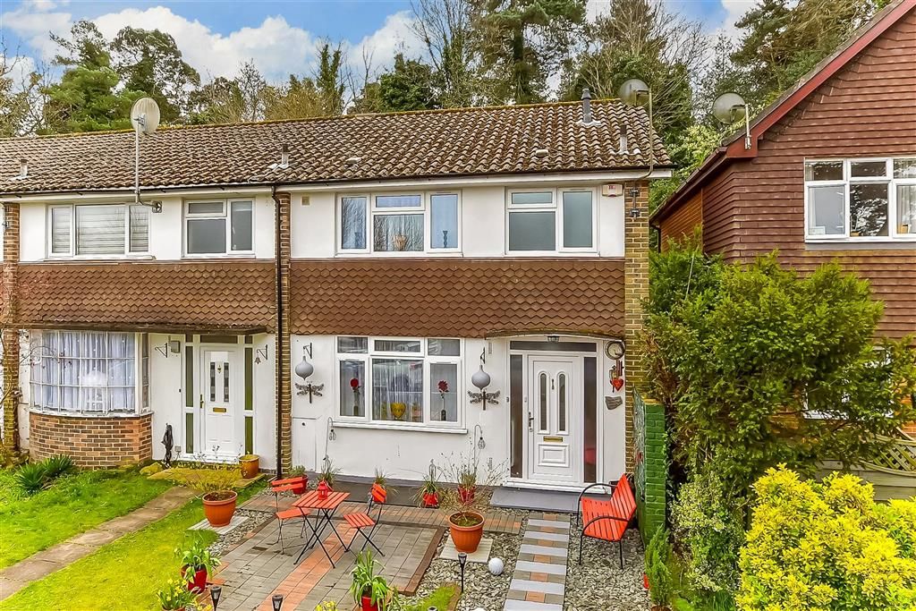 3 Bed End Terrace House For Sale In Sandrock Place Shirley Croydon