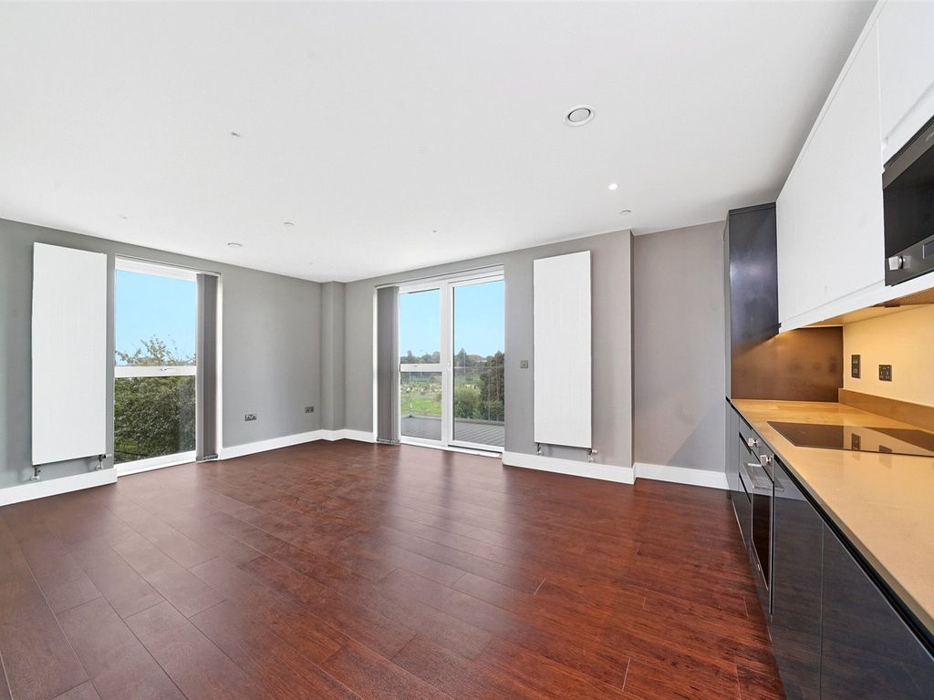 2 bed flat to rent in Samuelson House, Bridge Road, Southall, Uxbridge ...