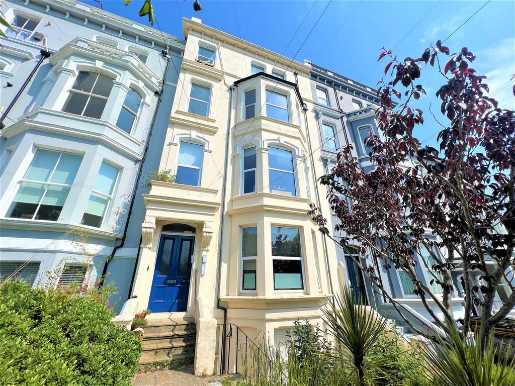 2 bed flat to rent in Anglesea Terrace, St. Leonards-On-Sea TN38, £950 ...