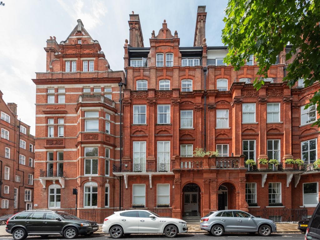 2 bed flat to rent in Cadogan Square, London SW1X, £5,330 pcm - Zoopla