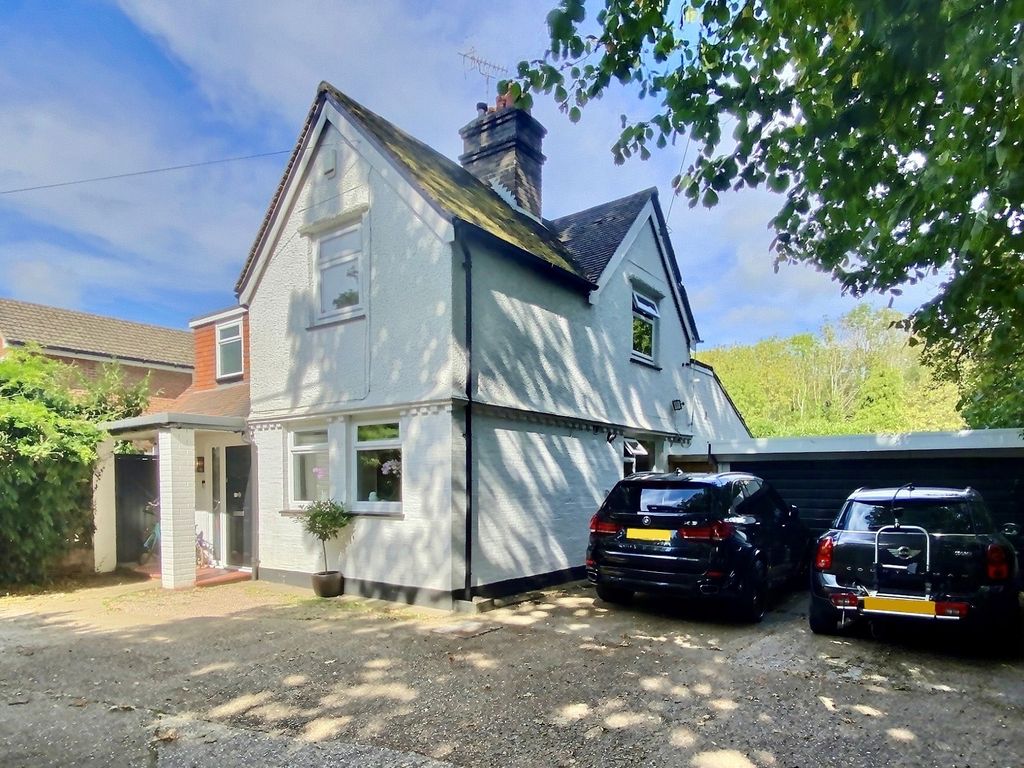 4 Bed Detached House For Sale In Rusper Road Ifield Crawley Rh11 £