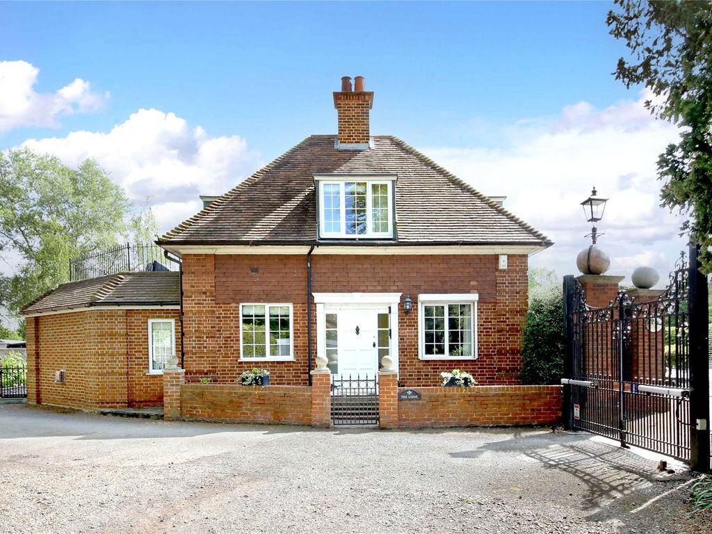 3 bed detached house for sale in Maidenhead Road, Windsor, Berkshire ...