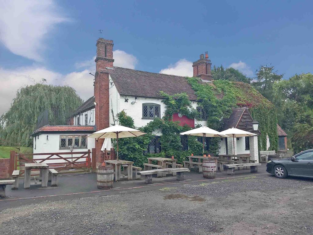 Snowdon Road, Wolverhampton WV6, Pub/bar for sale, £695,000 - Zoopla
