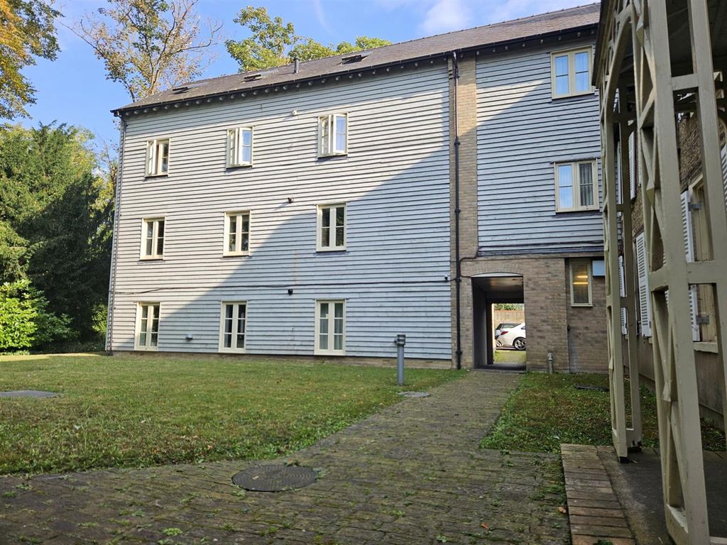 2 bed flat to rent in Flat 2, Old Paper Mill, Ditton Walk, Cambridge ...